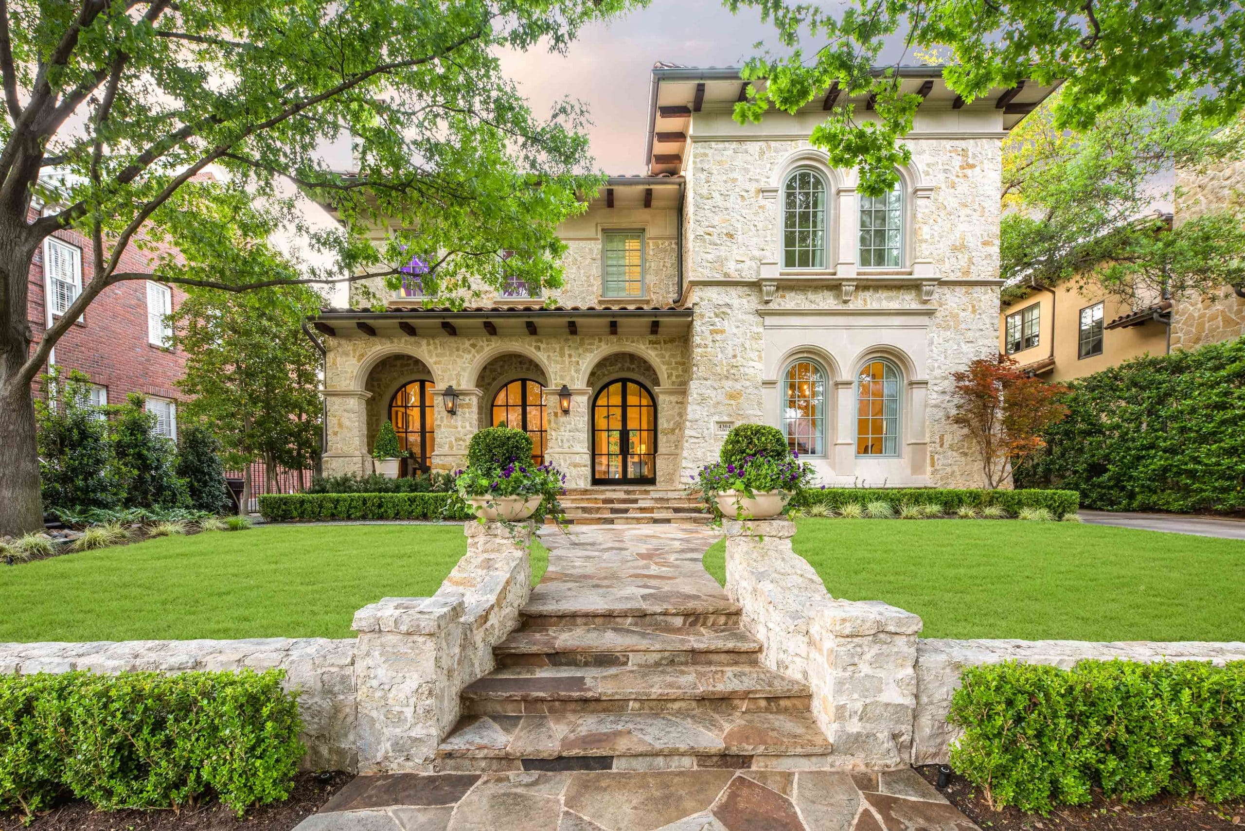 The Goldenchild | High-end landscapers in Dallas
